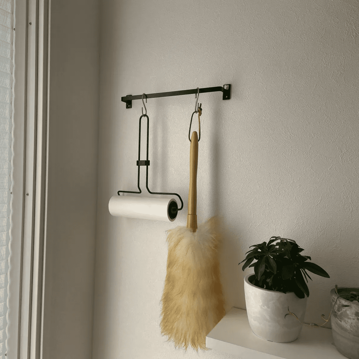 【100均DIY】材料費300円！賃貸OKなアイアンバー活用法3選 | 4yuuu