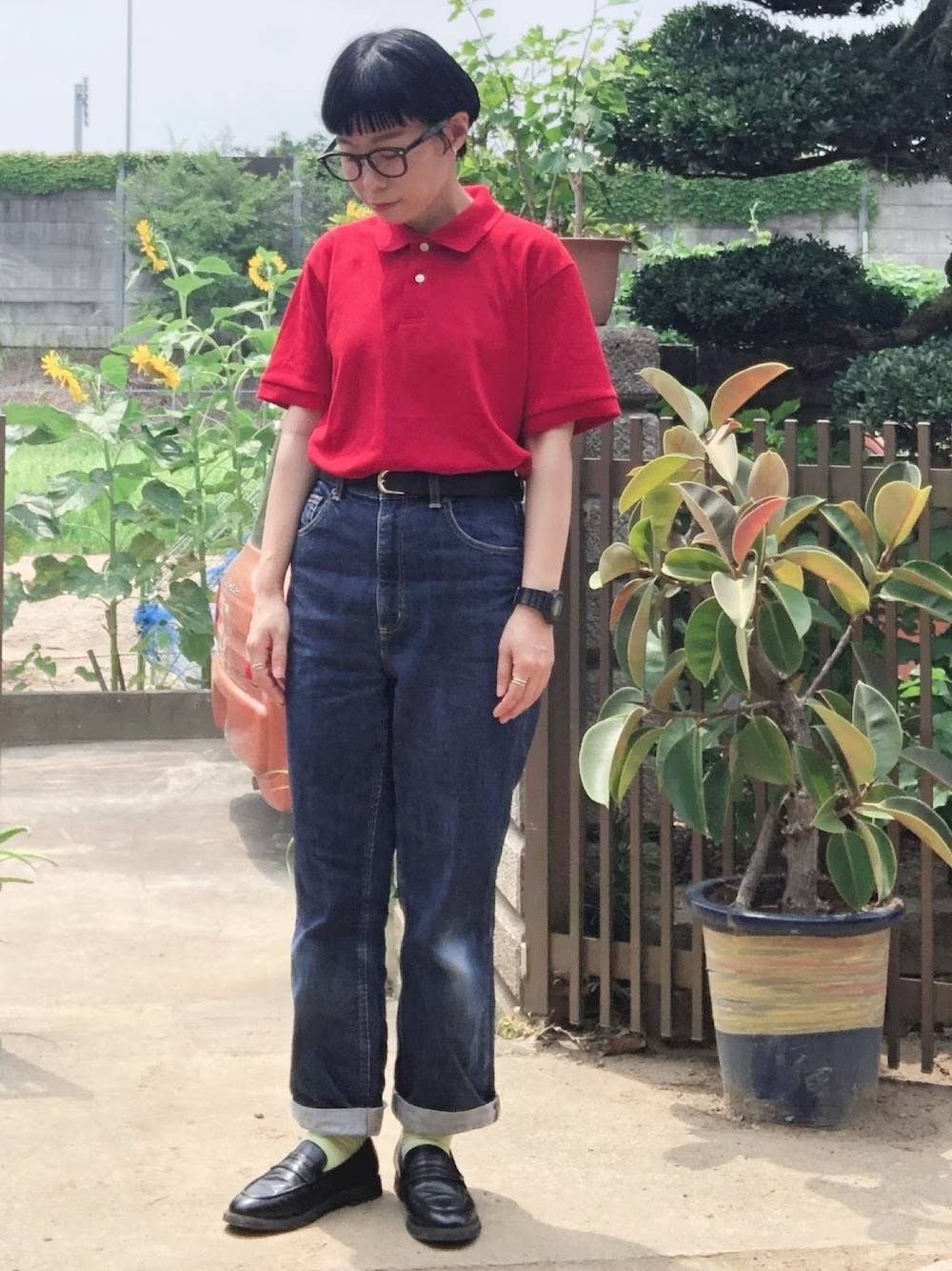 赤のポロシャツでおしゃれ上級者見え！大人女子のお手本コーデ10選 | 4yuuu