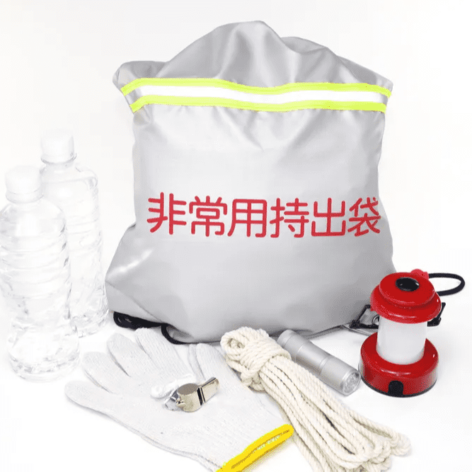 【最新版】女性向け『防災グッズ』本当に必要なものリスト！100均で買えるものもチェック | 4yuuu