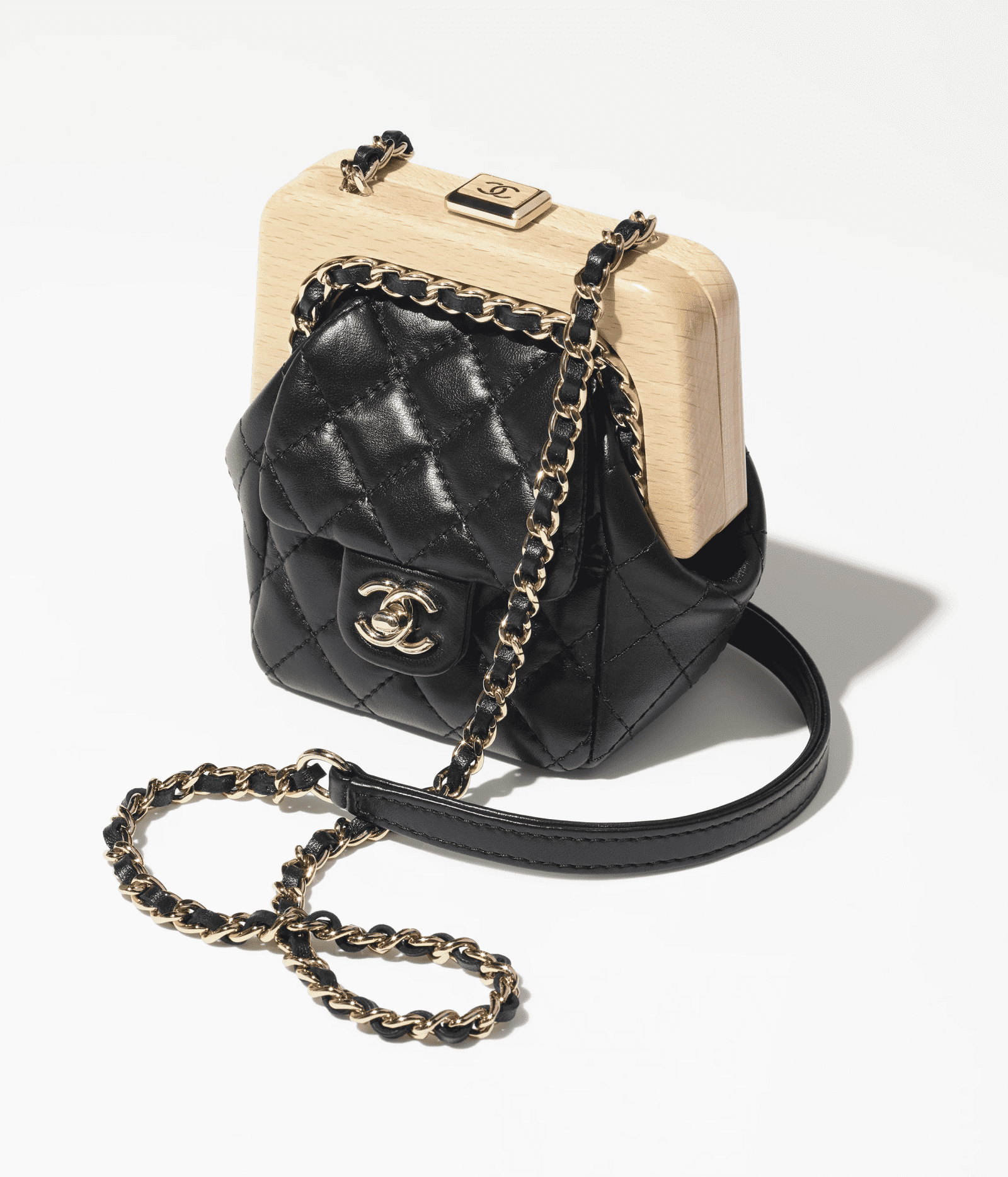 一点投入がおしゃれ！レディースクラッチバッグの人気ブランド8選【普段使いOKなハイブランドも】 | 4yuuu