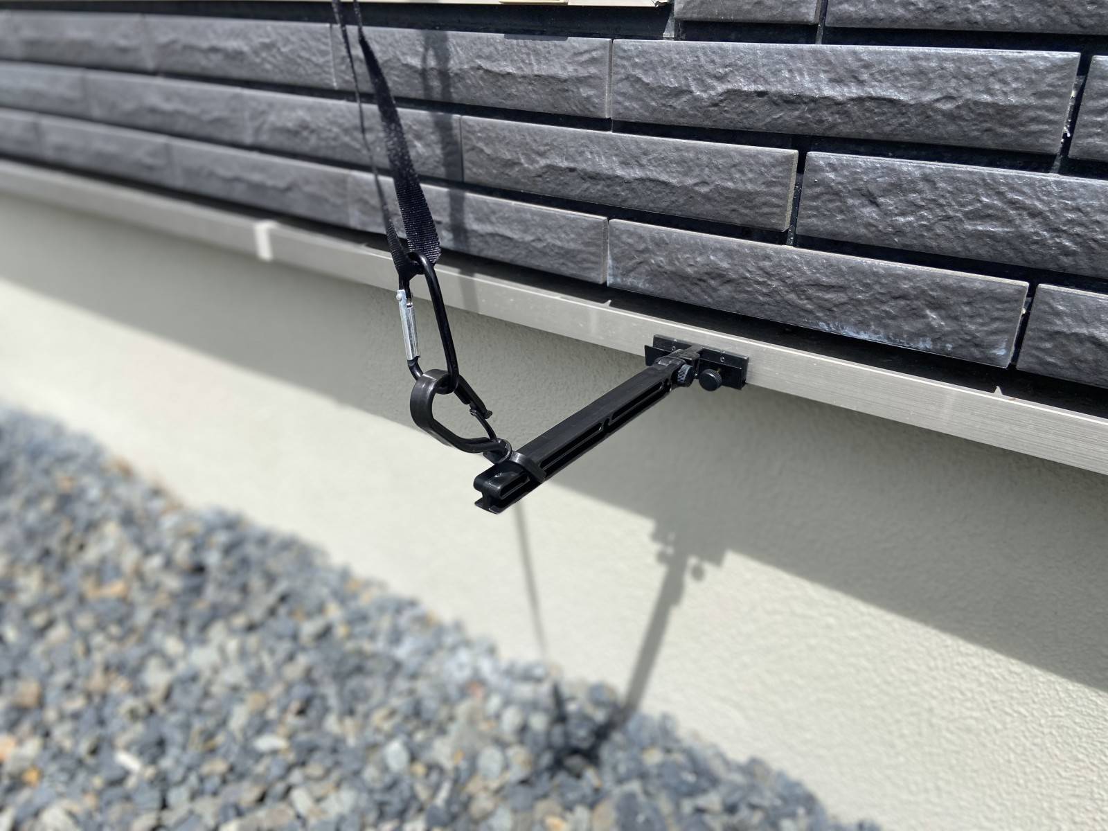 【100均】窓を開けて涼しく！ダイソーの日よけシェードが使える♪ | 4yuuu