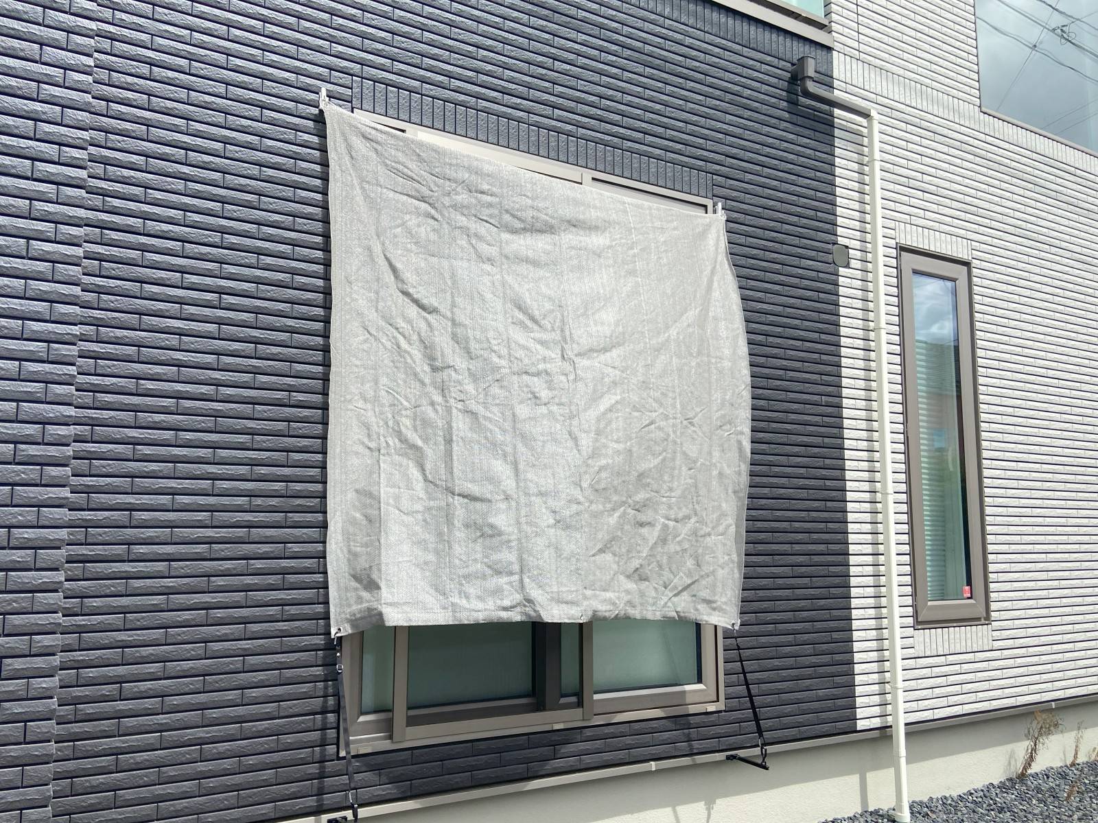 【100均】窓を開けて涼しく！ダイソーの日よけシェードが使える♪ | 4yuuu