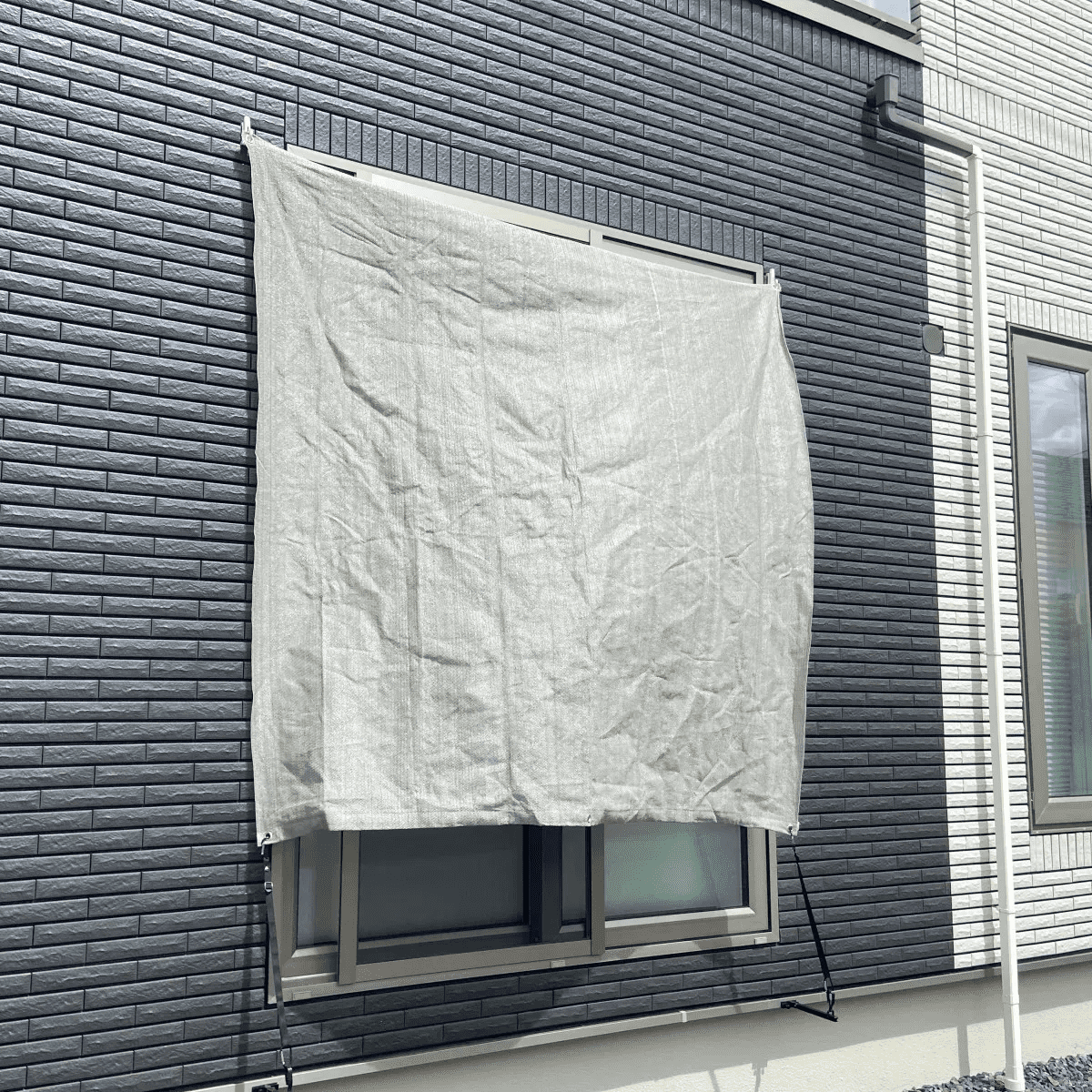 【100均】窓を開けて涼しく！ダイソーの日よけシェードが使える♪ | 4yuuu