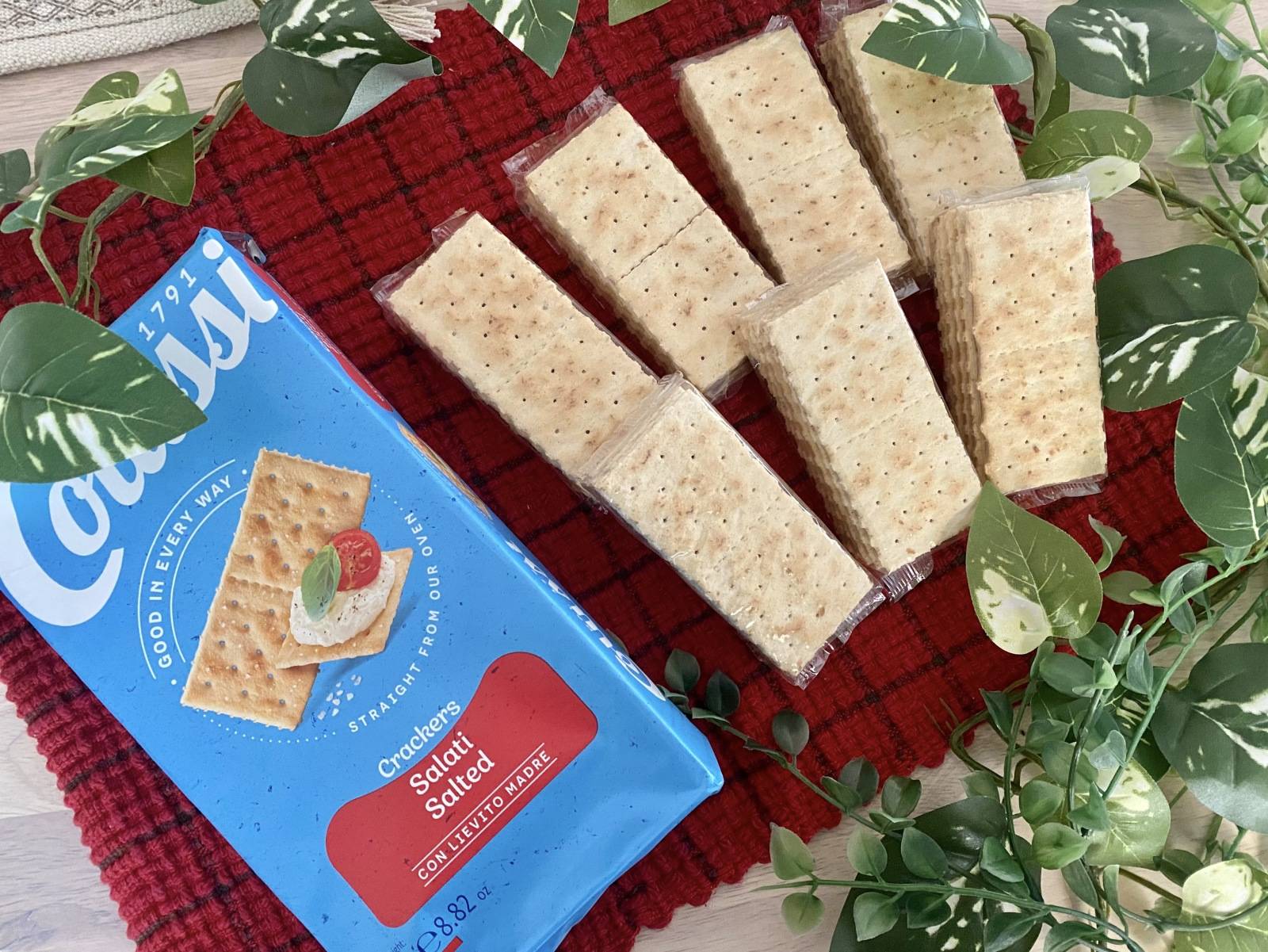 【カルディ】朝食からパーティーまで！食卓を彩る大人気クラッカー | 4yuuu