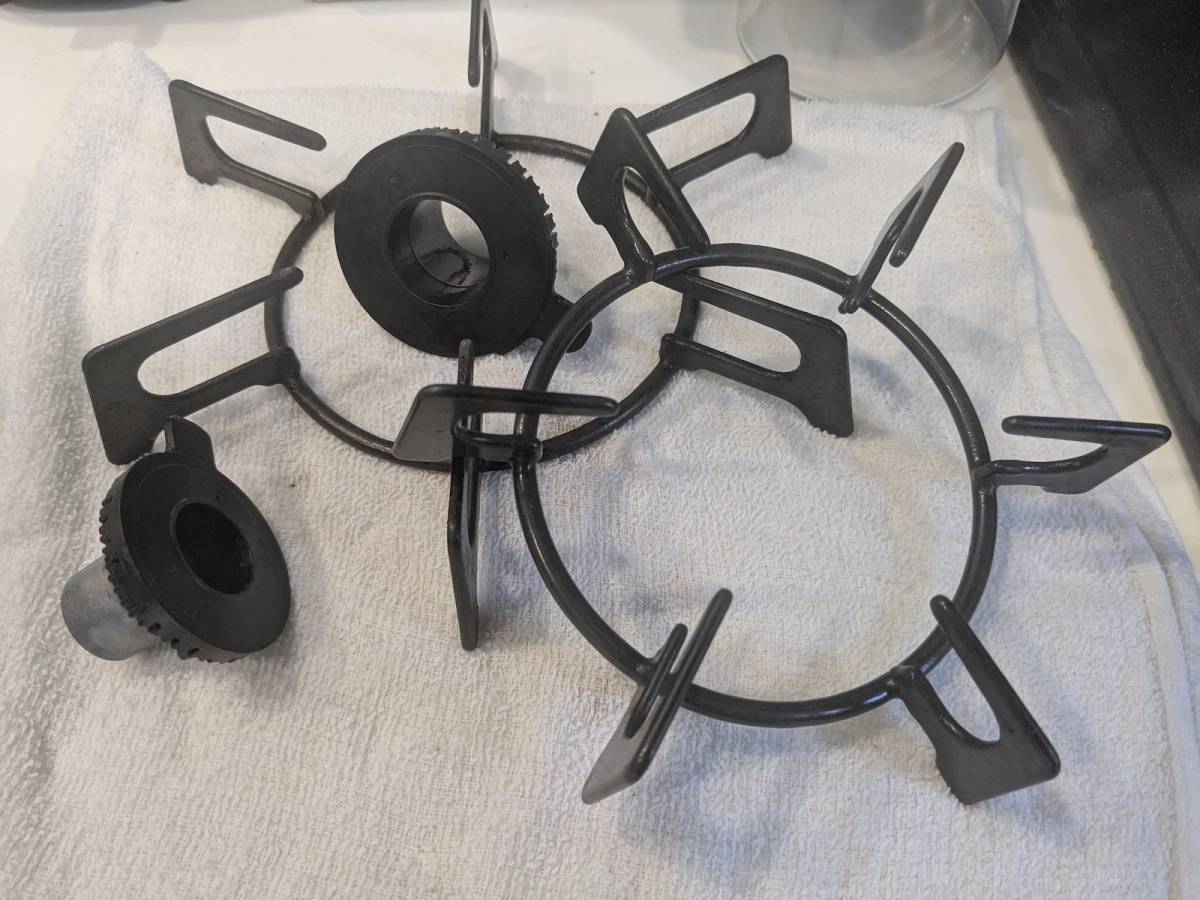 騙されたと思ってやって。力を使わず「コンロの焦げ」を落とすお掃除術 | 4yuuu